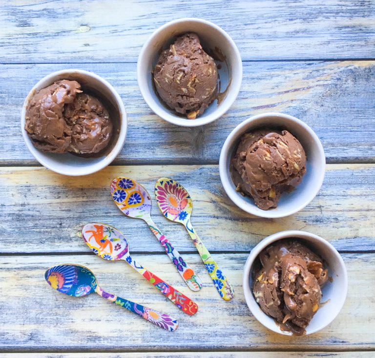 Low-FODMAP Dark Chocolate Ice Cream with Toasted Almonds; Gluten-free ...