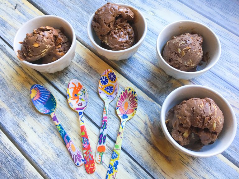 Low-FODMAP Dark Chocolate Ice Cream with Toasted Almonds; Gluten-free ...